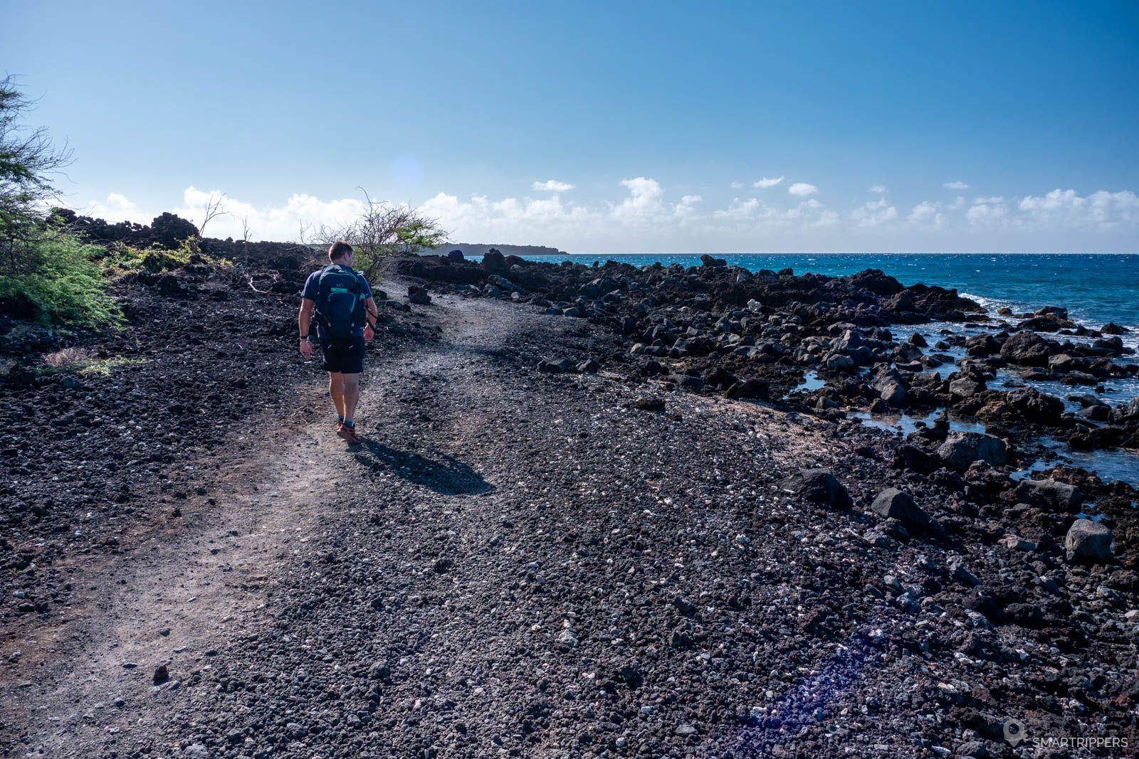 Hanakaoo Parkoapili Trail: walking along the waterfront in Maui ...